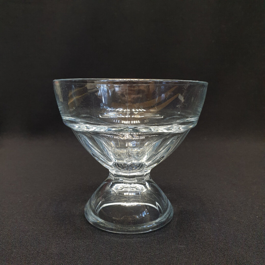 Креманка на ножке, стекло. Винтаж, СССР.