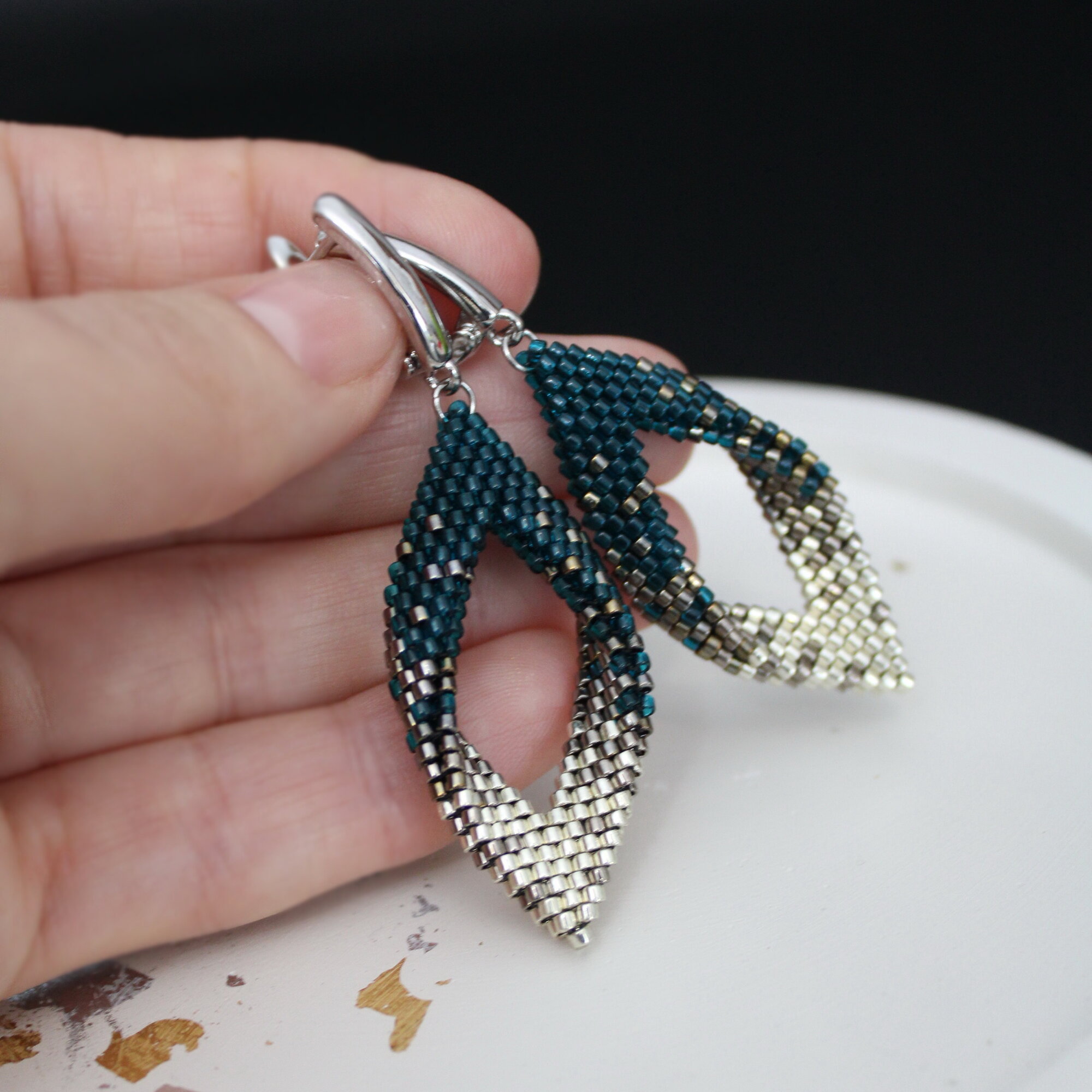 Серьги двусторонние, бисер