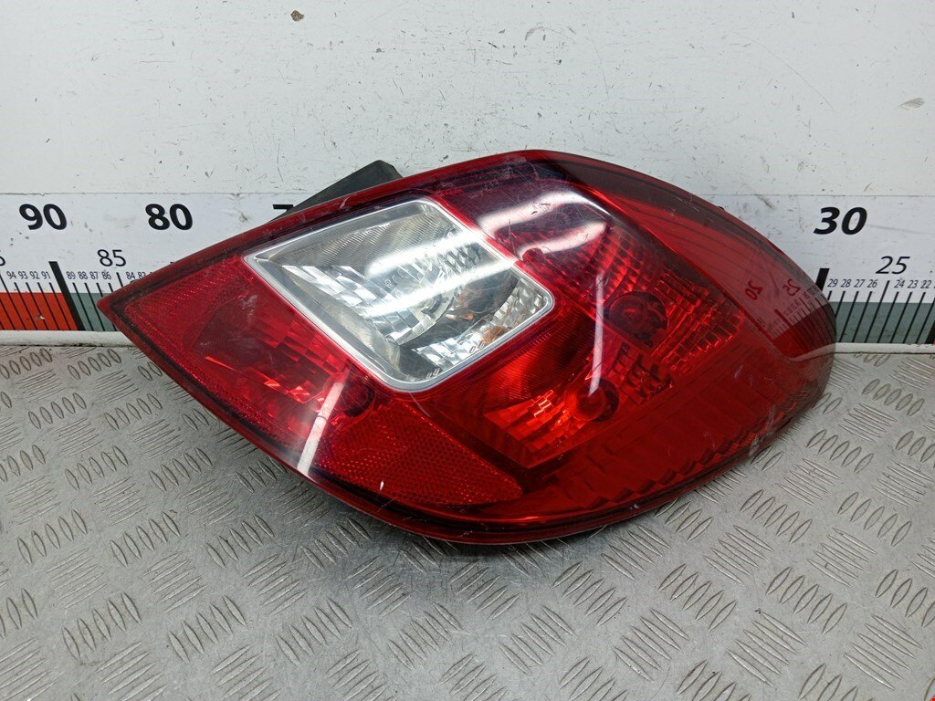 Фонарь задний правый Opel Corsa D 13296480 арт. 2231036
