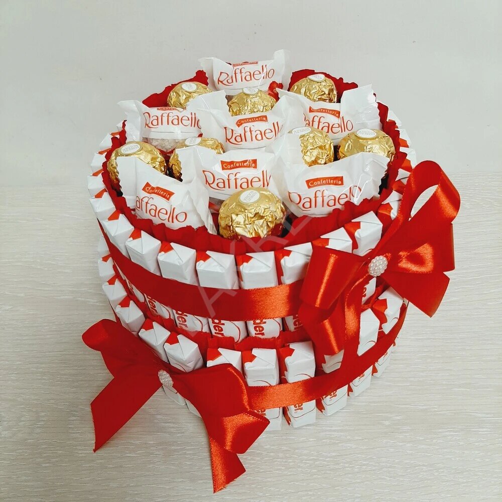 Подарочный набор LAKRES "Идеальный торт", ферреро роше, раффаэлло и киндеры