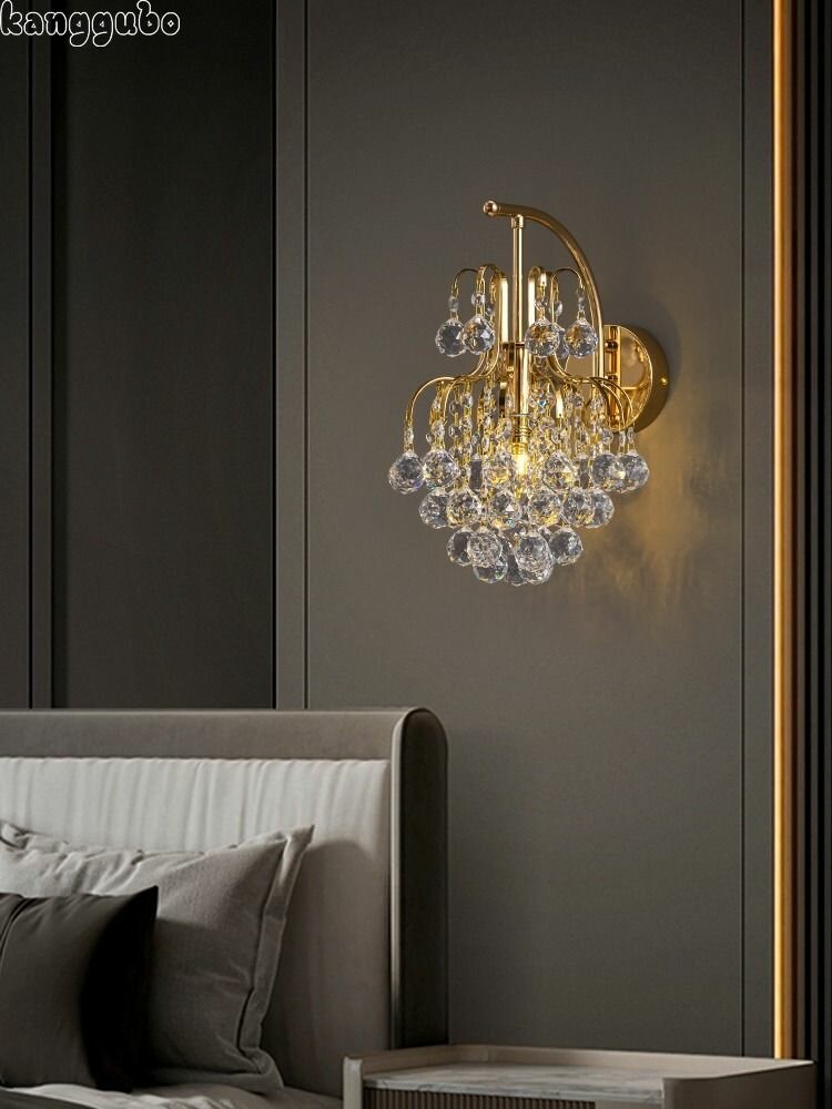 Хрустальный настенный светильник