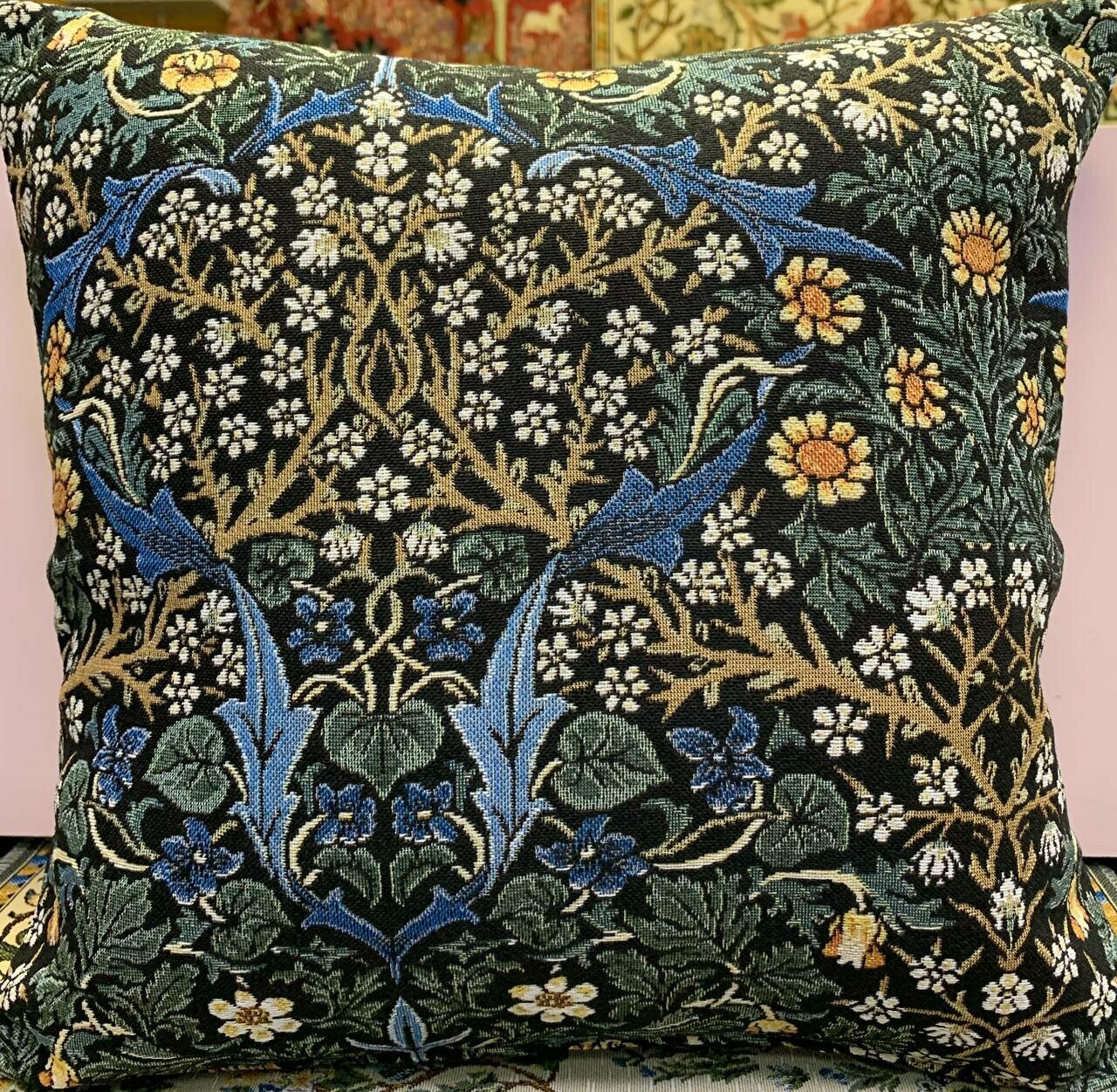 Гобелен, декоративная наволочка, двухсторонняя 40х40 см / "Терновник" У. Моррис