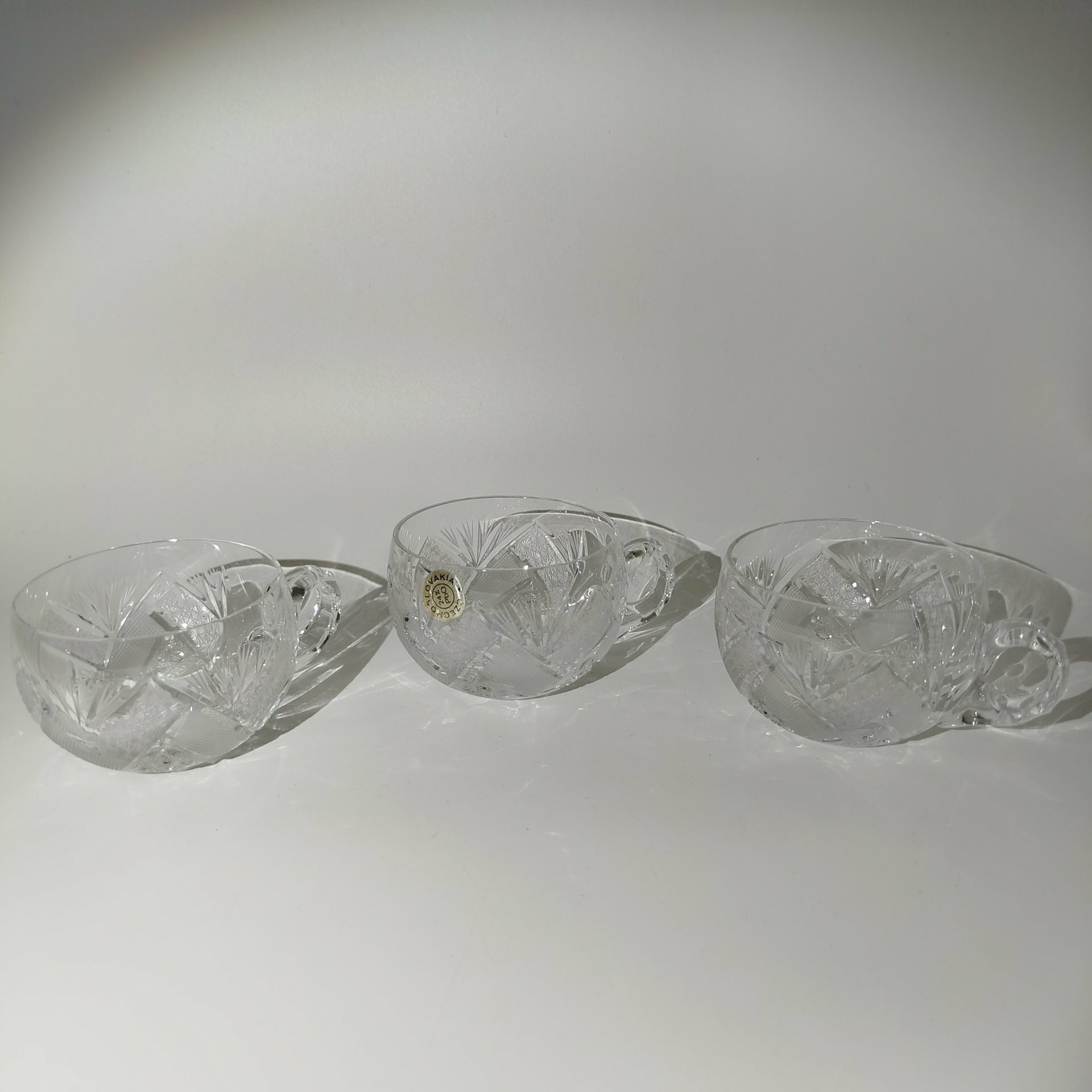 Набор из трех кружек с резным декором, хрусталь, алмазная грань, Чехословакия