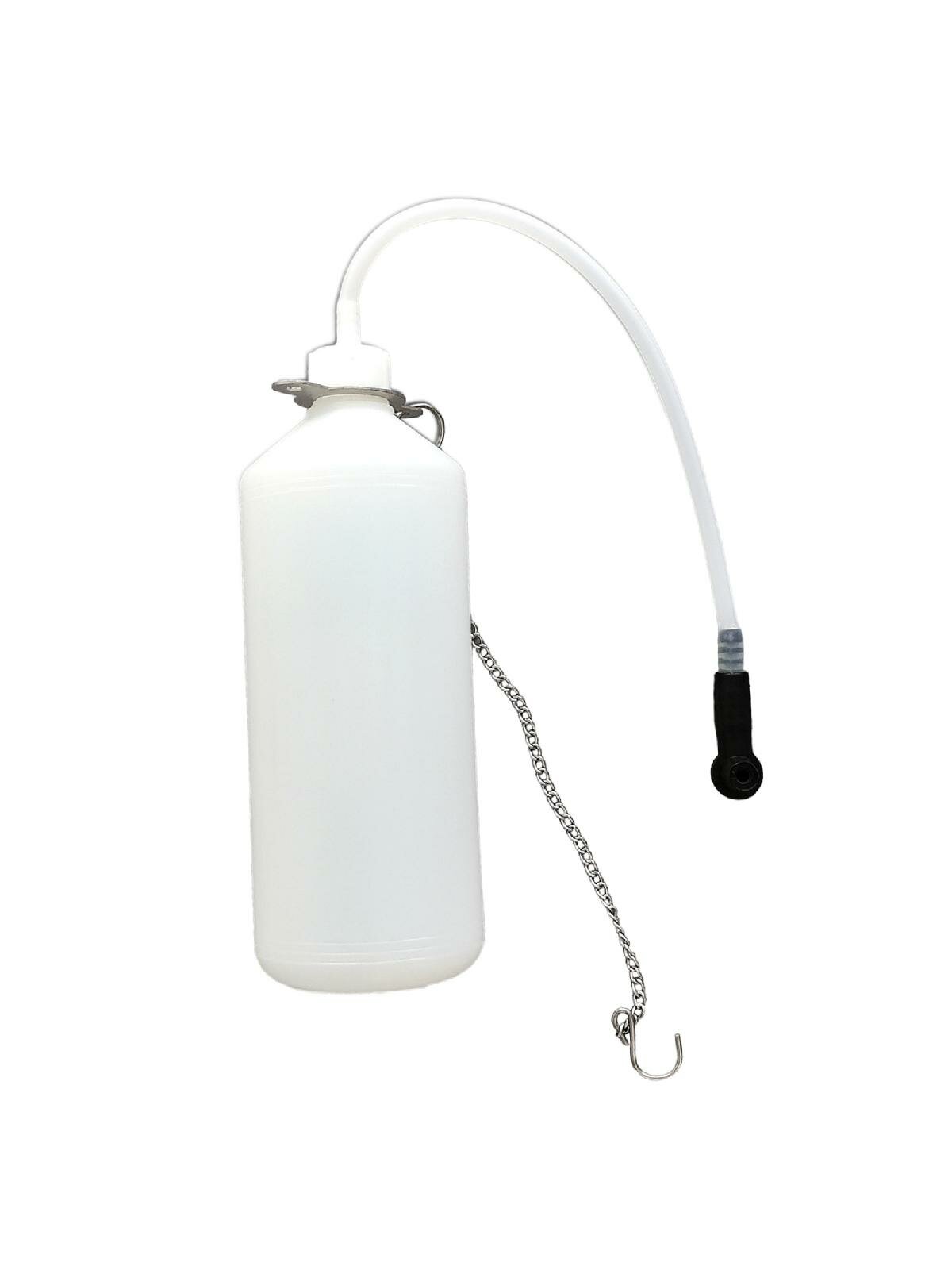 Бачок для тормозной жидкости объемом 1 л с устройством для прокачки тормозной жидкости из шланга длиной 60 см