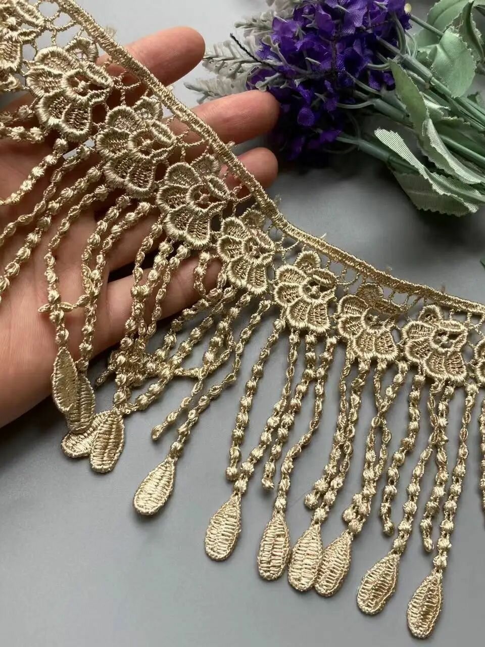 Вязаное кружево золотое 115 мм, 2 м в упаковке — ажурная тесьма для шитья, декора одежды, рукоделия, свадебных аксессуаров