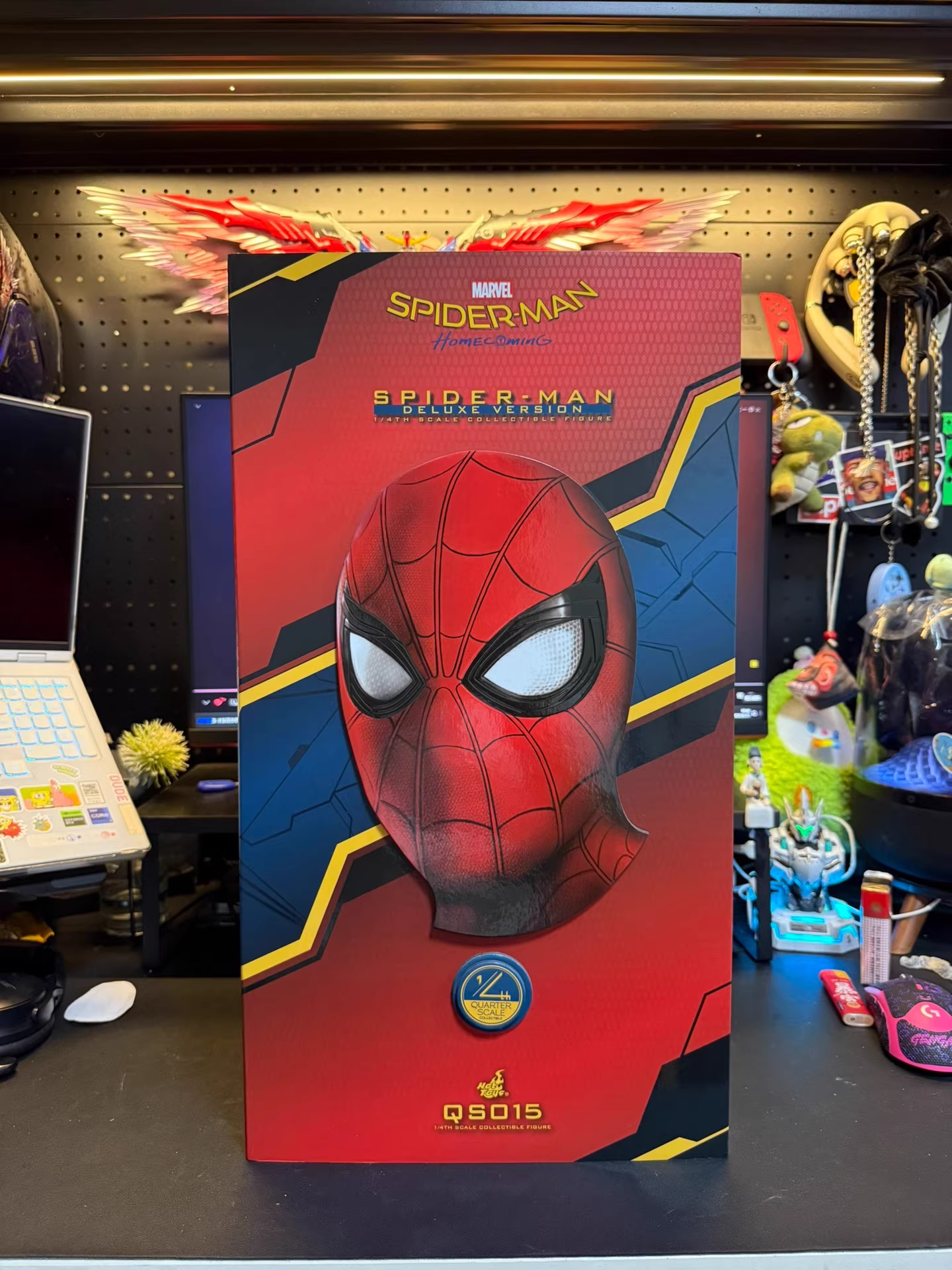 Фигурка Hot Toys QS015 — Человек-паук (Spider-Man: Homecoming) 1/4 масштаб