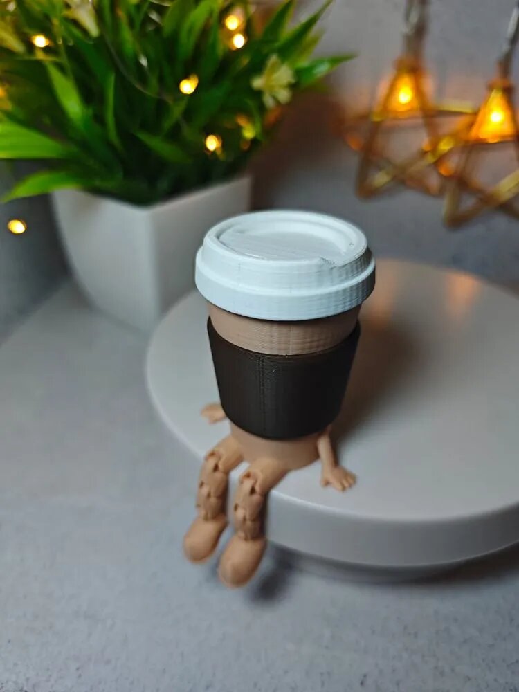 Сувенир маленькая игрушка с подвижными ножками Стаканчик кофе