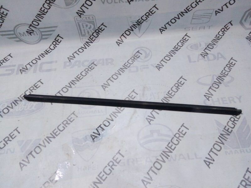Молдинг стекла передний левый Лада Ларгус 1 Б/У с пробегом