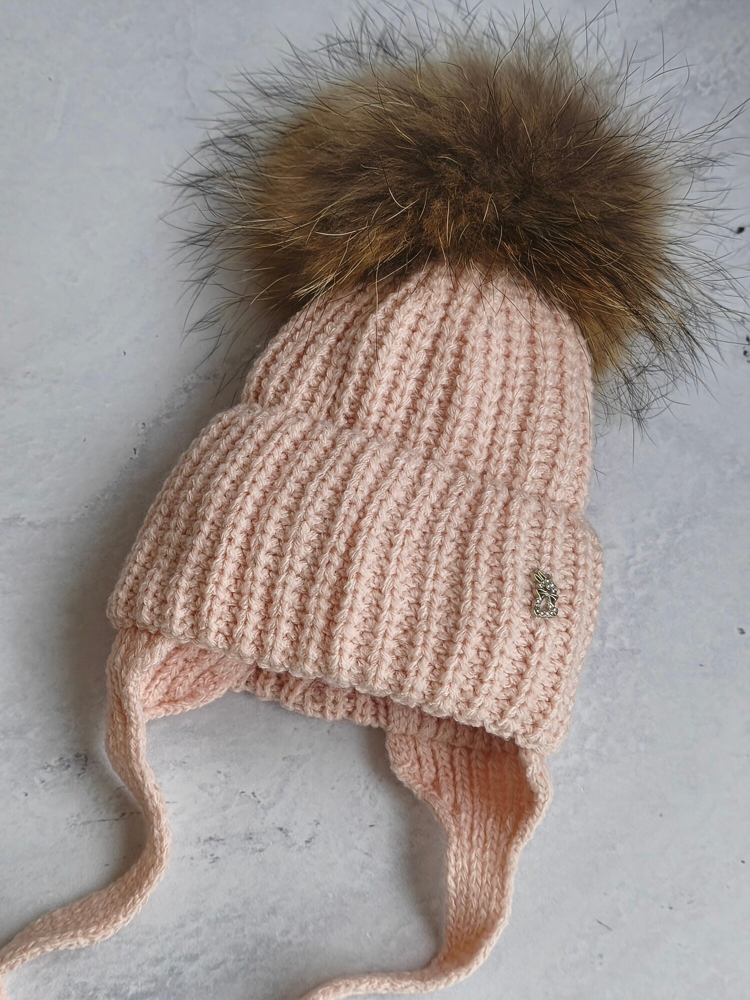 Шапка для новорожденного (0-6 мес.) с помпоном из натурального меха для девочек