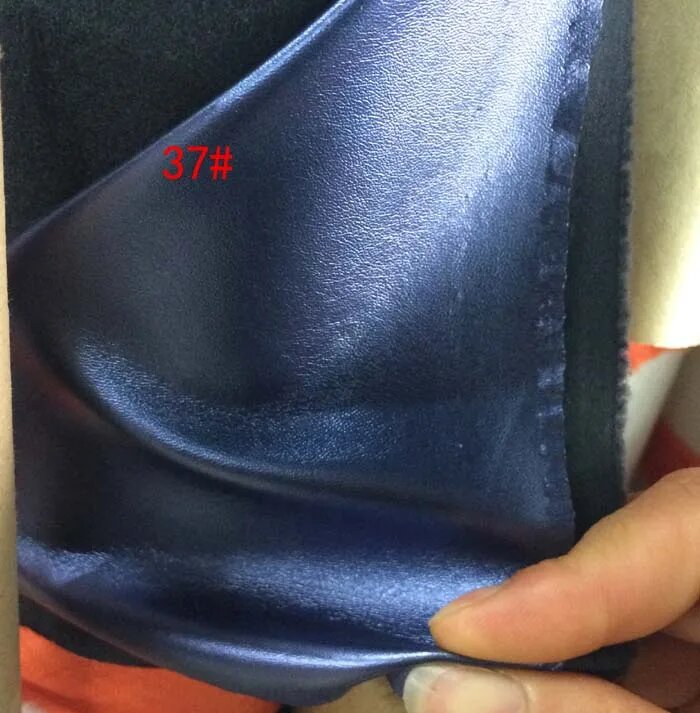 Эластичная кожаная ткань полиэстер черная 1 метр Темно-синий, 37 pearlescent blue