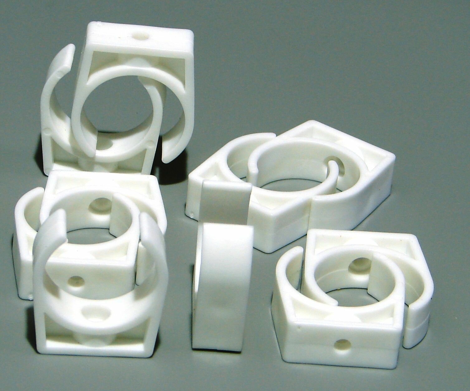 Опора (клипса) для пп трубы D25 10 шт