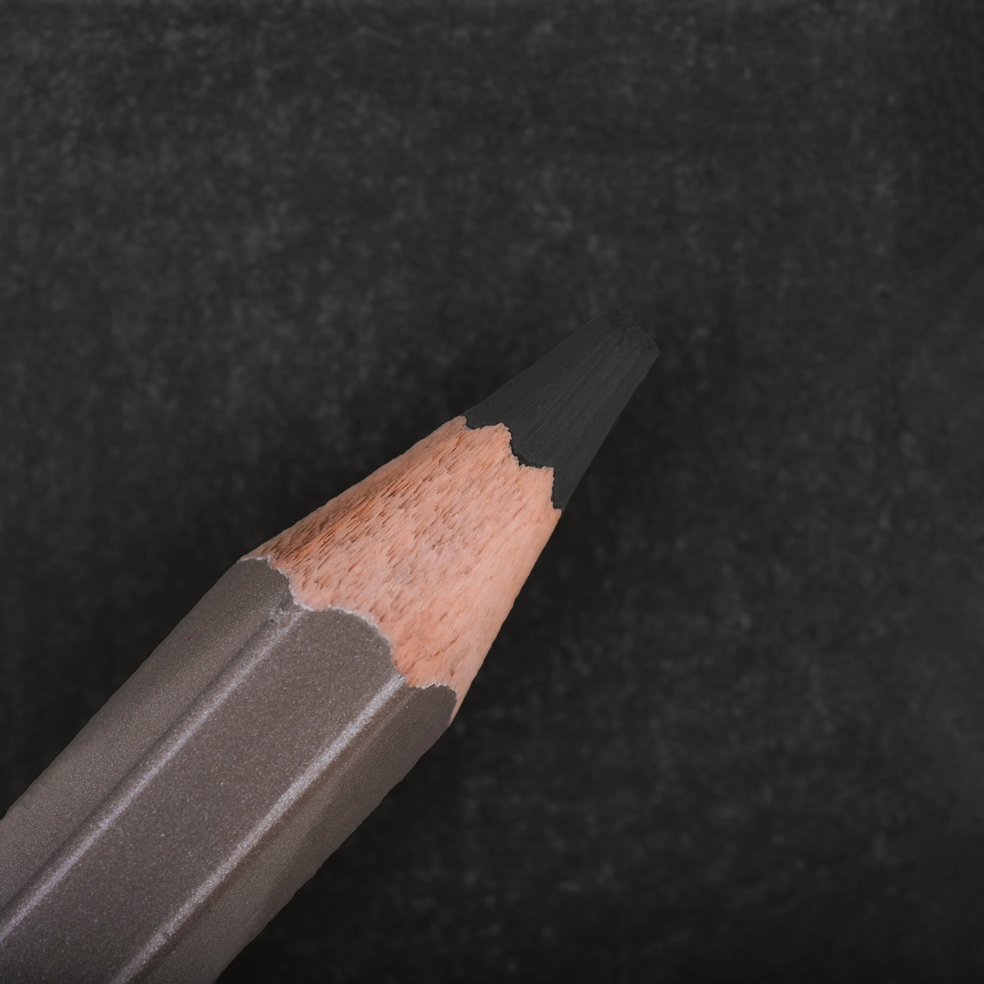 Карандаш цветной GRAFART PRO №523 черный теплый