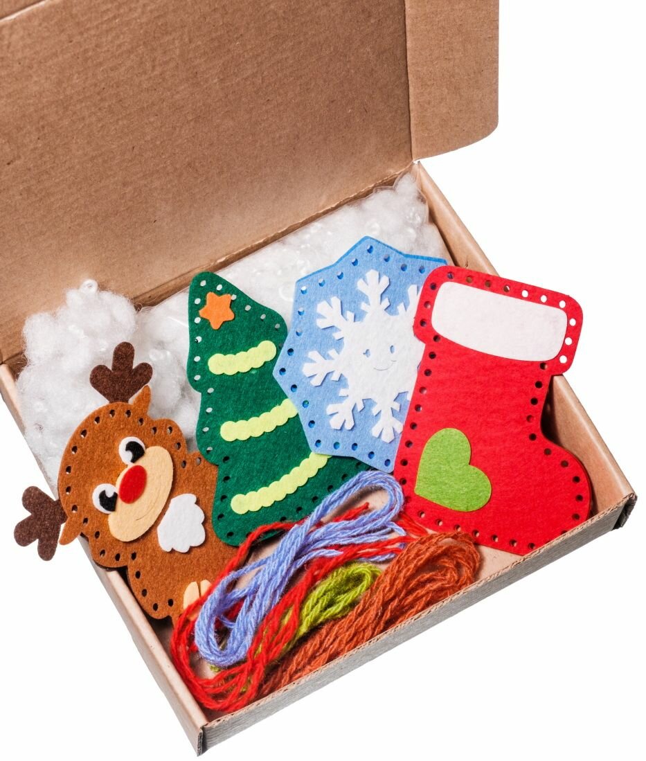 Набор для творчества и поделок Smile Decor "Новогодние игрушки" из фетра своими руками, комплект для рукоделия, изготовления, создания и шитья мягких игрушек, 4 заготовки