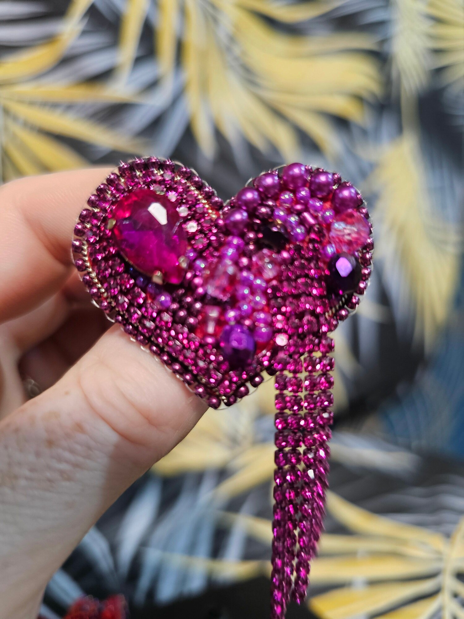 Брошь, стразы