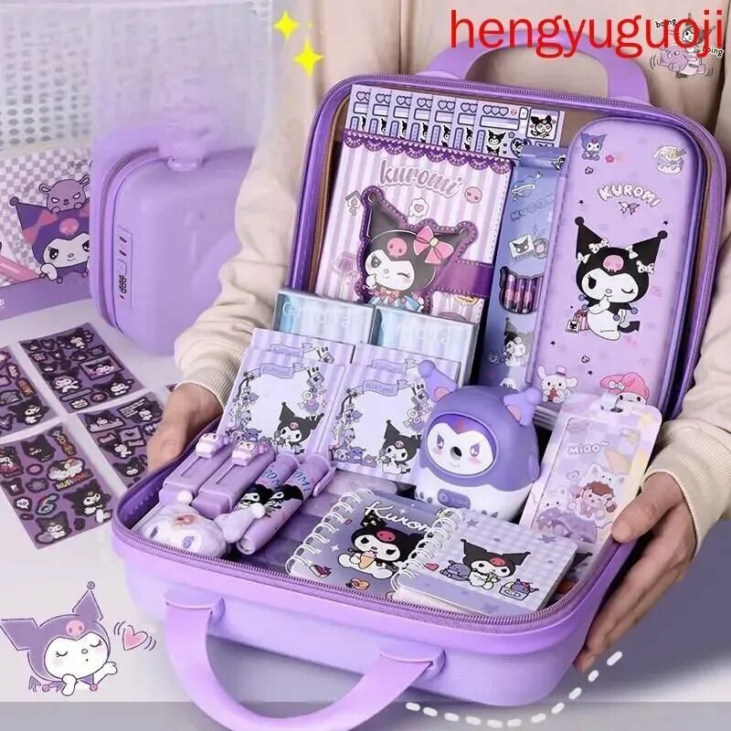 Набор канцелярии в чемодане Kuromi