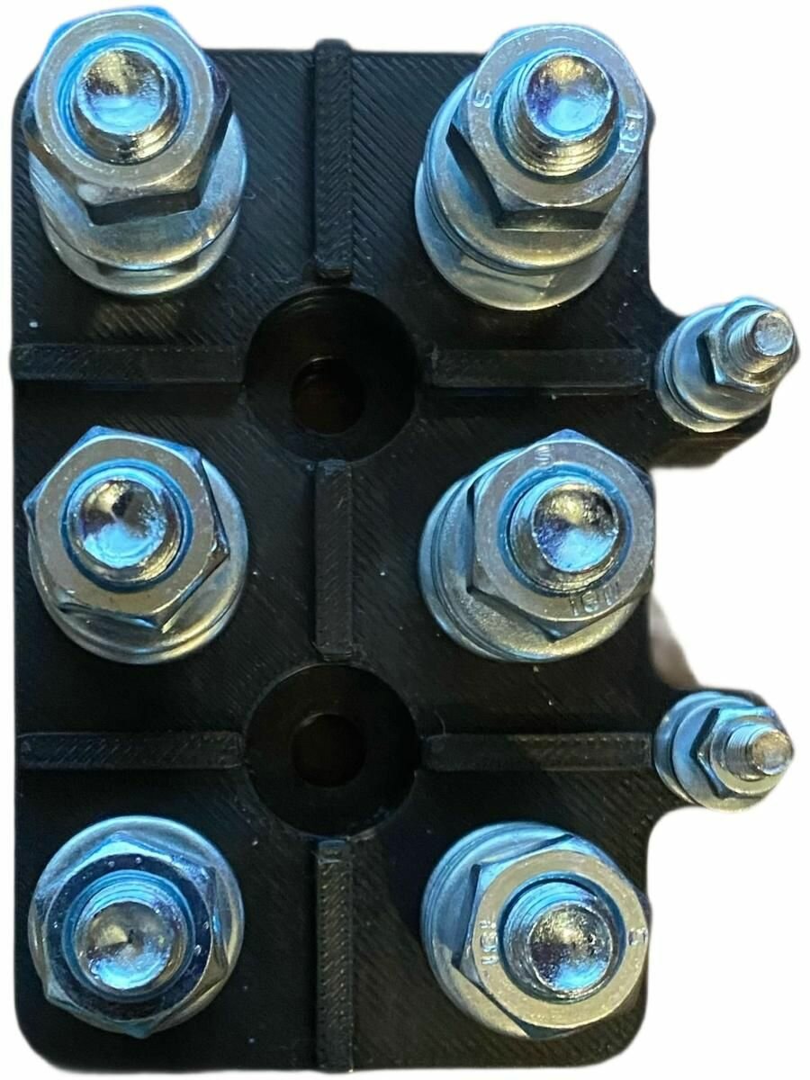 Колодка клеммная для электродвигателя, 81мм х 60мм.