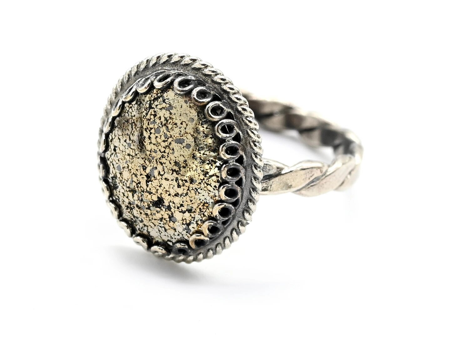 Кольцо, пирит