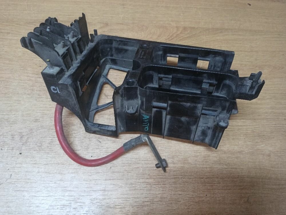 Корпус блока предохранителей Opel Astra H 1534964 1534964