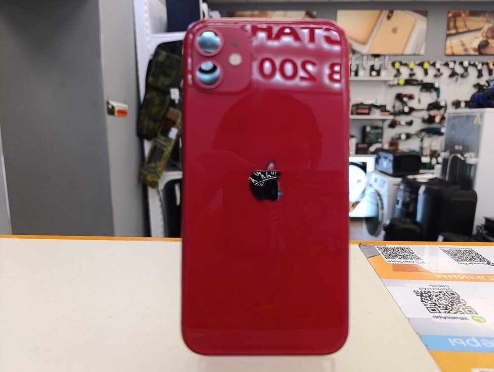 Смартфон Apple iPhone 11 128 ГБ, Dual: nano SIM + eSIM, (PRODUCT)RED Б\У уценка
