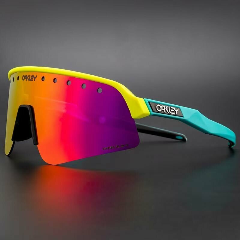 Солнцезащитные очки Oakley