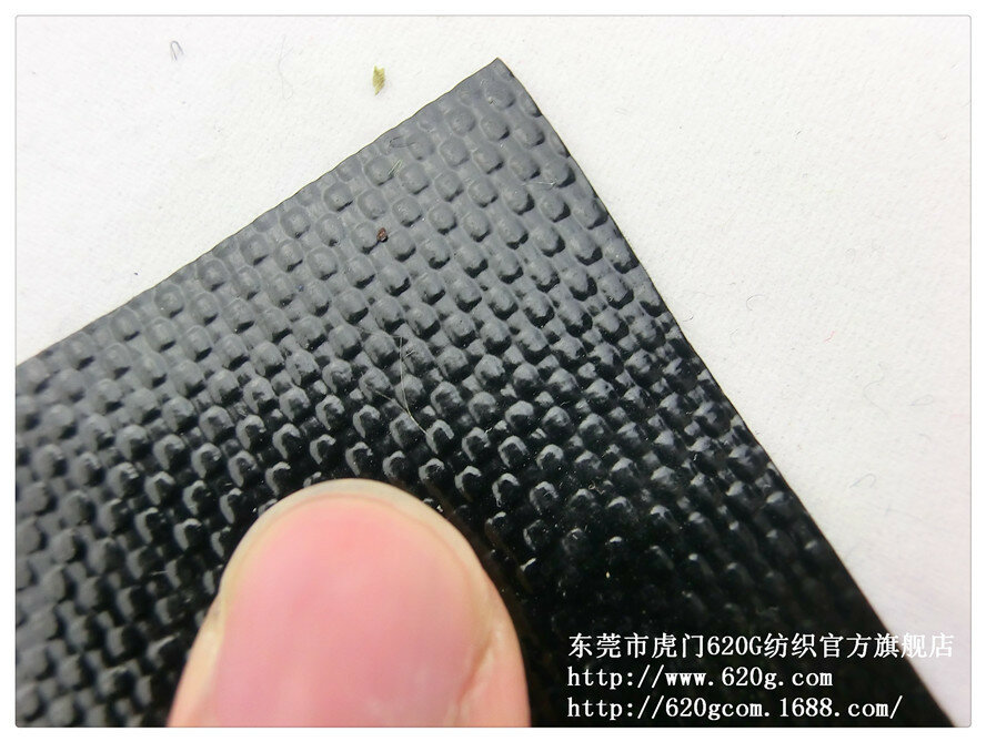 Поставка 1000D ПВХ сетчатой ткани, черная ПВХ пластиковая сетчатая ткань толщиной 0.55, специальная ПВХ покрытая сетчатая ткань