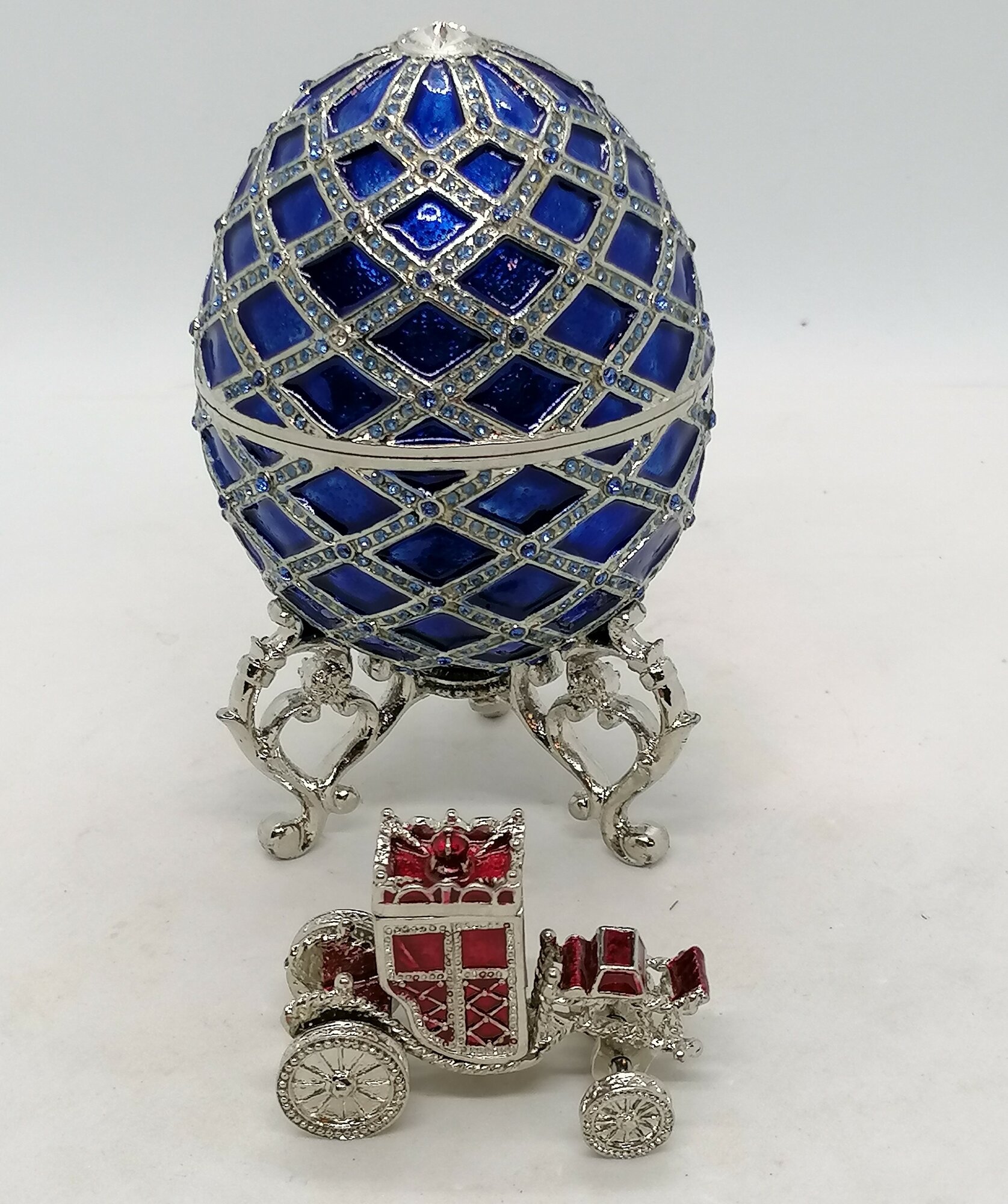 Яйцо Фаберже коронационное, сетка с каретой, со стразами ,11 см, арт 3429, синее