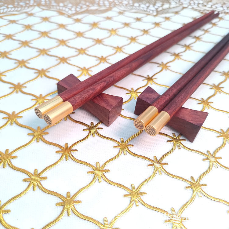 Куриные крылья Красный сандаловое дерево Рута Кровь Сандаловое дерево Черное дерево Пятицветные купольные палочки для