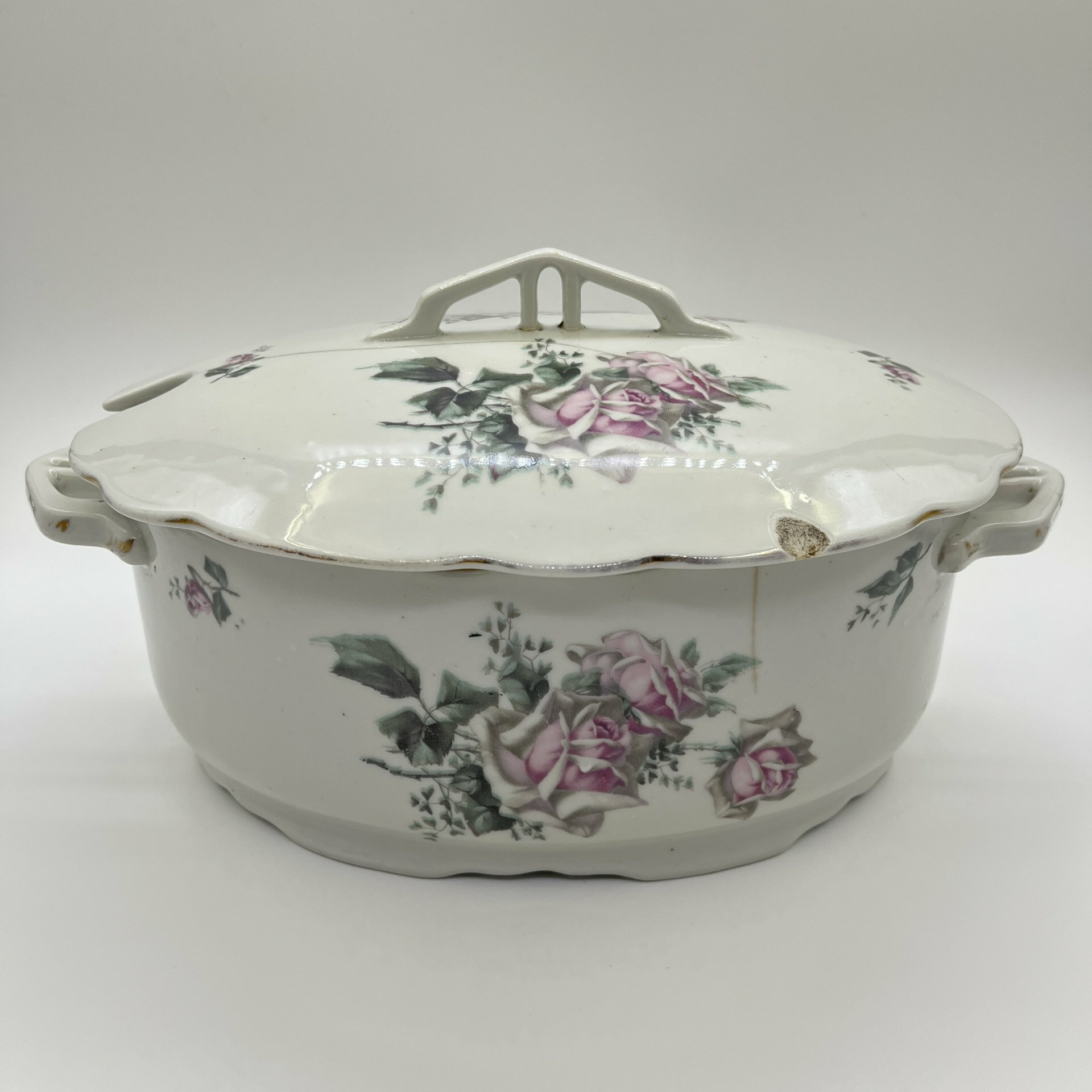 Террина (супница) с декором в виде роз (для подачи горячих блюд), фарфор, деколь