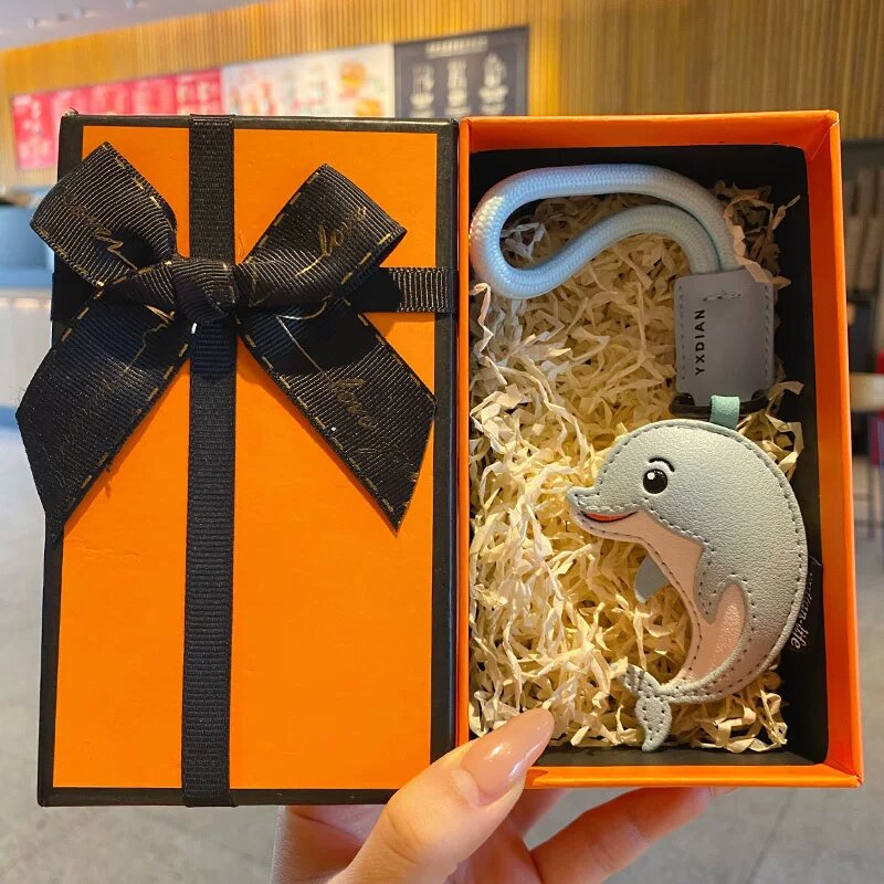 Новый кожаный брелок-дельфин 2025 года для мужчин, подвеска для рюкзака, креативный брелок, маленький аксессуар для