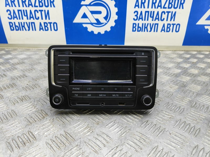 Б/У Магнитола Volkswagen Polo 5 MK5 / Фольксваген Поло 5 MK5 1.6 CWV 110 Л.С. седан 2015