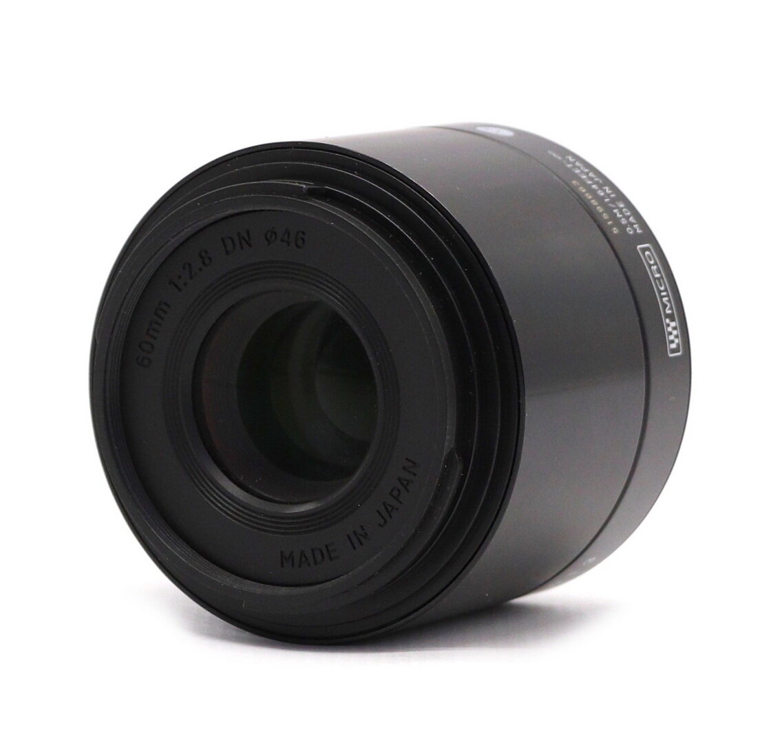 Sigma AF 60mm f/2.8 DN Micro 4/3 в упаковке