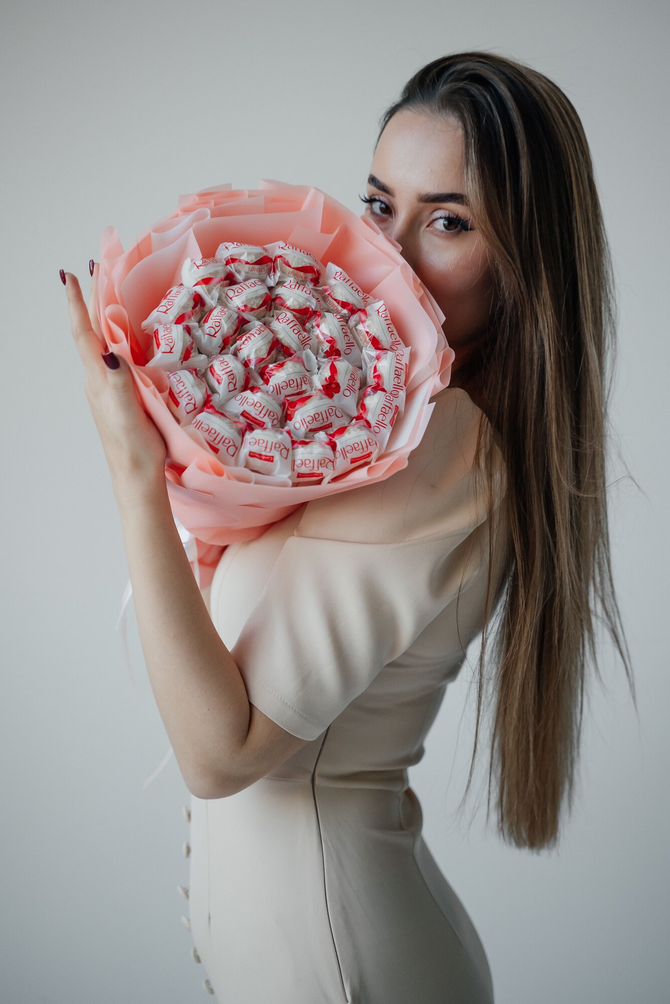 Букет Olavi Raffaello Peach, кокос, ручная сборка, 10 шт, 10 г