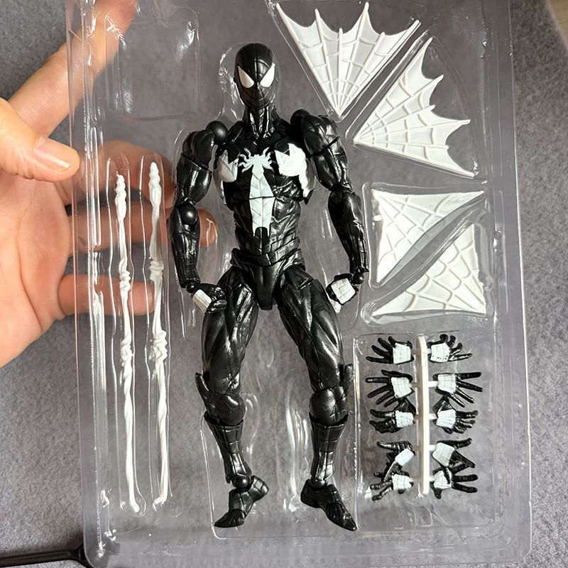 Фигурка-модель Человека-паука в костюме симбиота из серии Black Neighbor Mess Toys, черная, с подвижными конечностями.