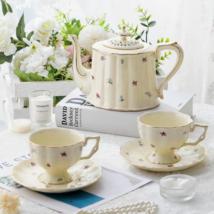 Чайник заварочный керамический в цветочек 800 мл