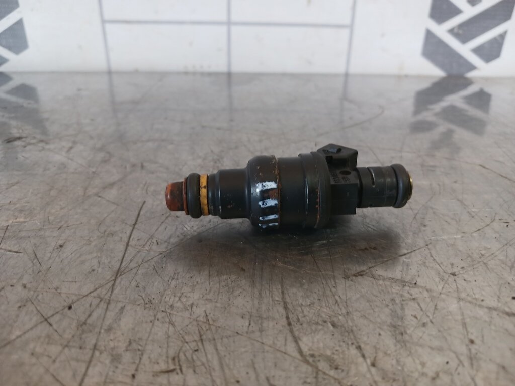 Форсунка инжекторная Audi A6 (C4) 1994-1997