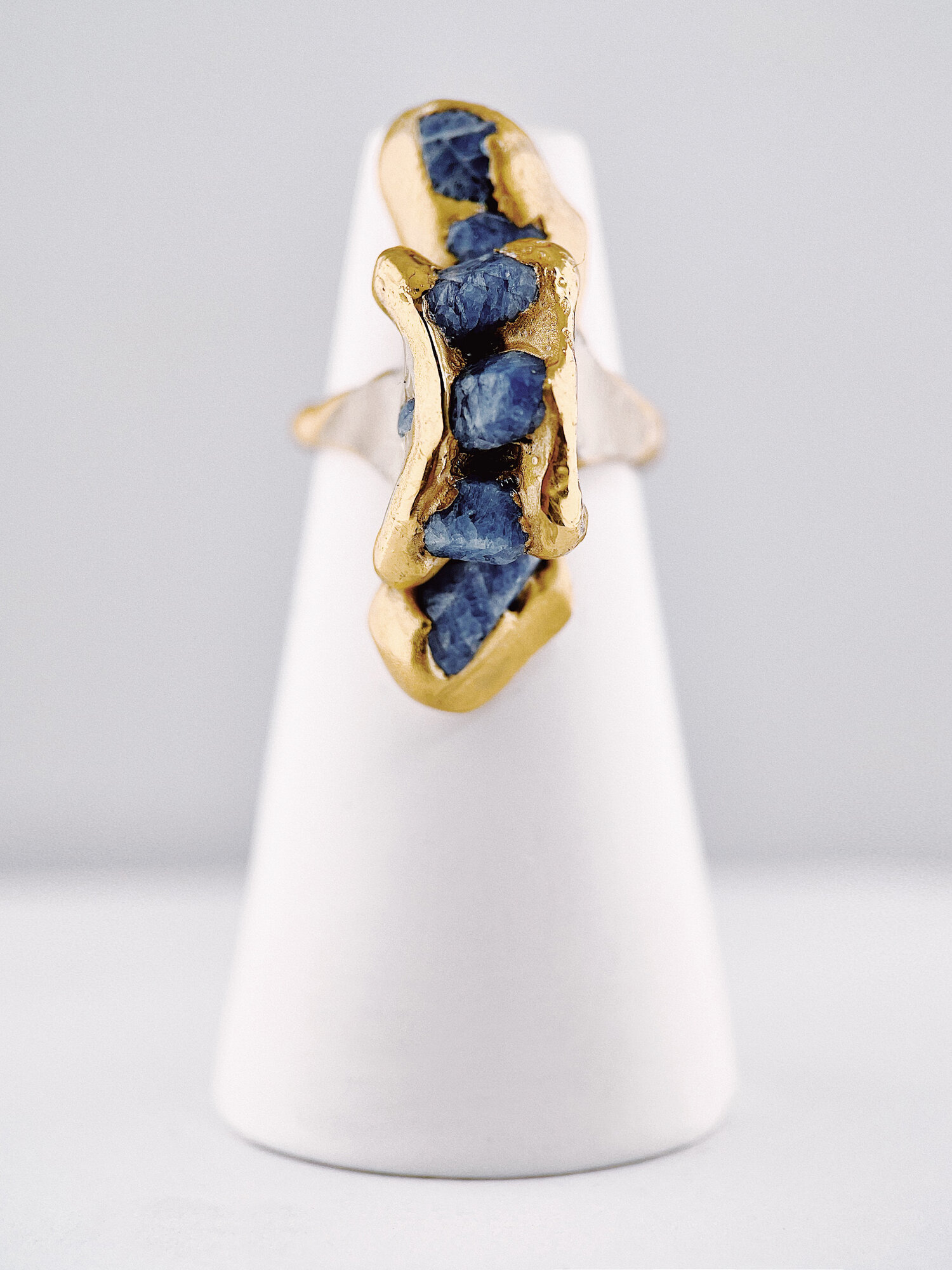 Перстень, серебро, 925 проба, серебрение, золочение, сапфир