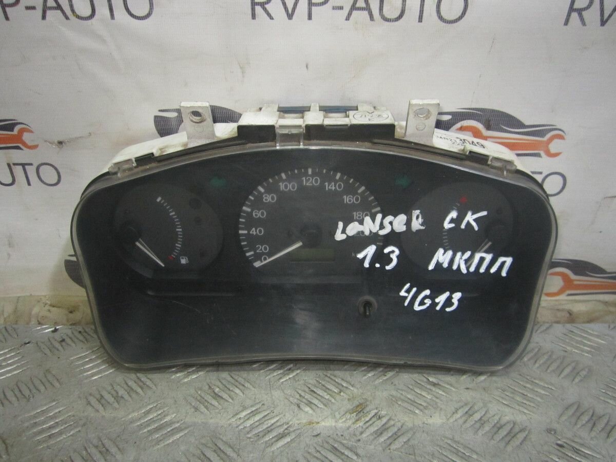 Панель приборов Mitsubishi Lancer CK 1996-2003 1.3 MR233049