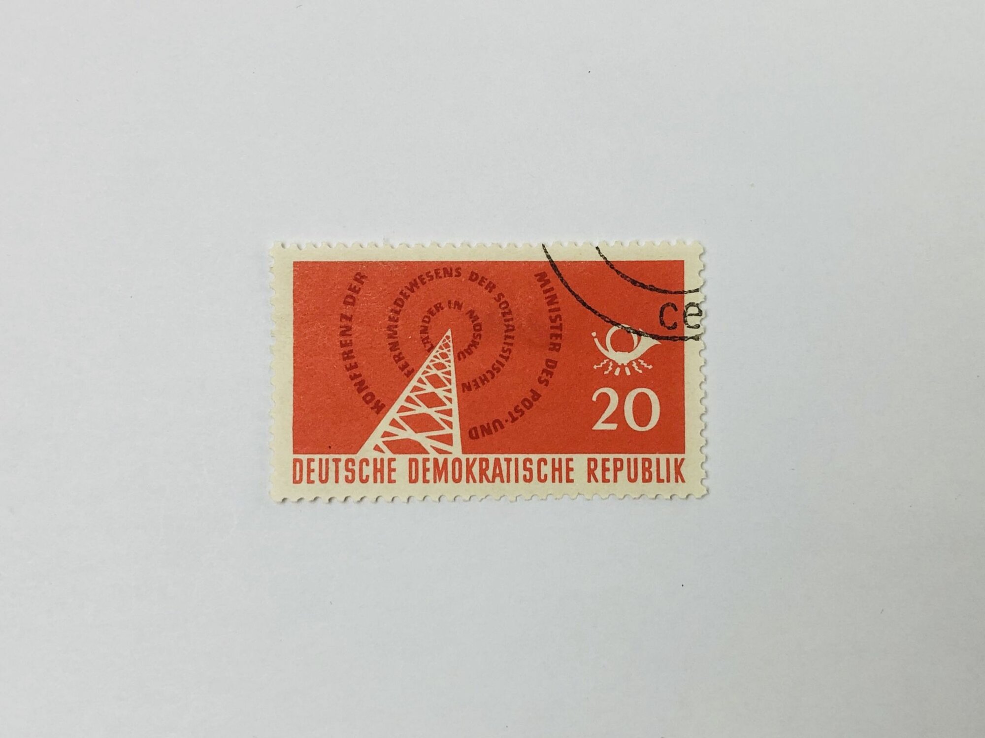 Почтовые марки Конференция министров почты. Радиовышка, радиоволны как текст. Наука. Германия (ГДР). 1958. Михель: DD 621. Гашен