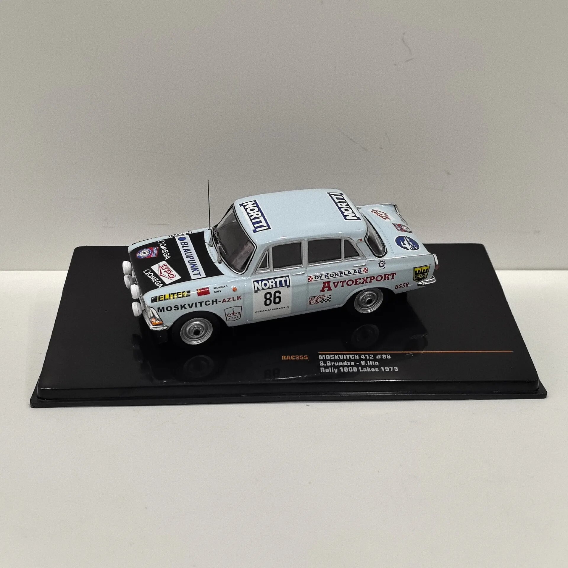 Игрушечный автомобиль WELLY Москвич 412 1:43, Белый