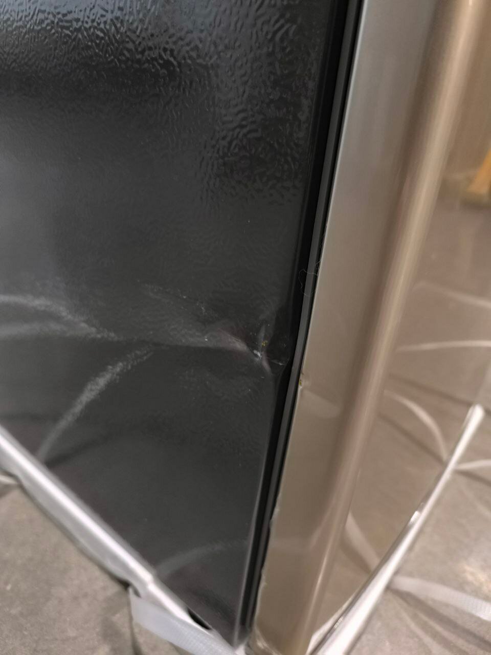 Холодильник MAUNFELD MFF83GD