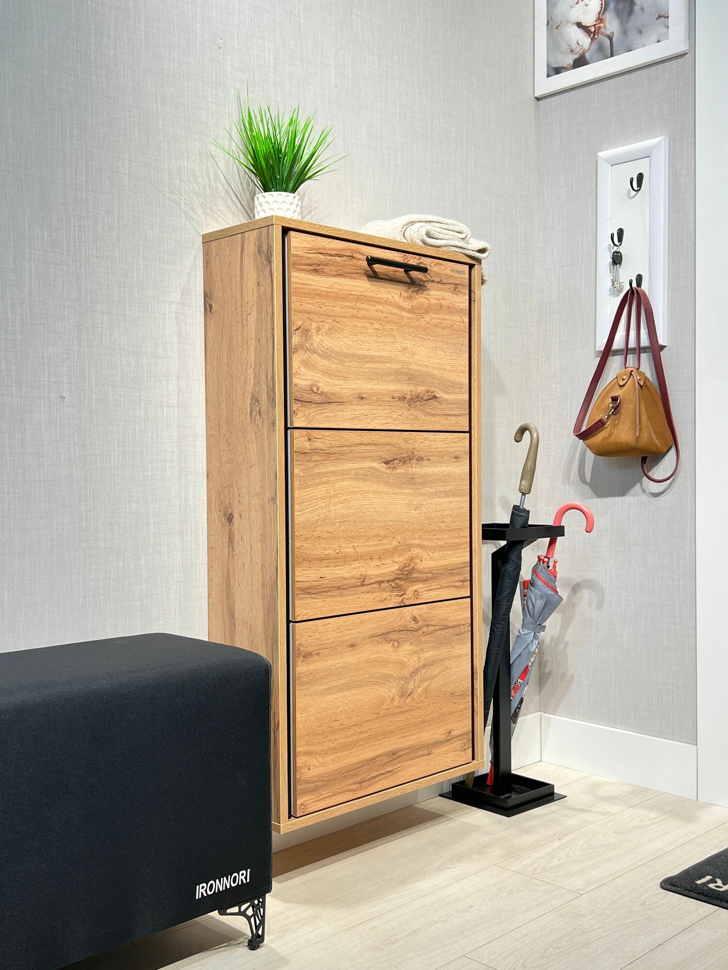 Обувница в прихожую IRONNORI Лайт 3 секции, Дуб Вотан, профиль чёрный, 104х54.5х20 см