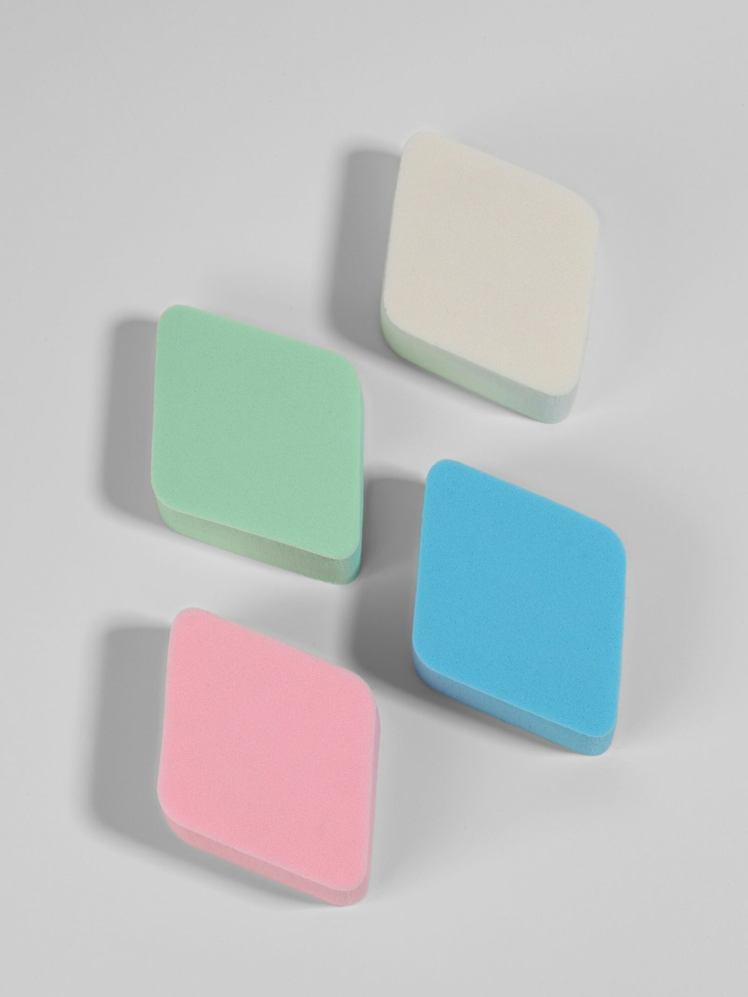 Спонжи для макияжа Ромбы, набор - 4 шт, 6.55 см, разноцветные