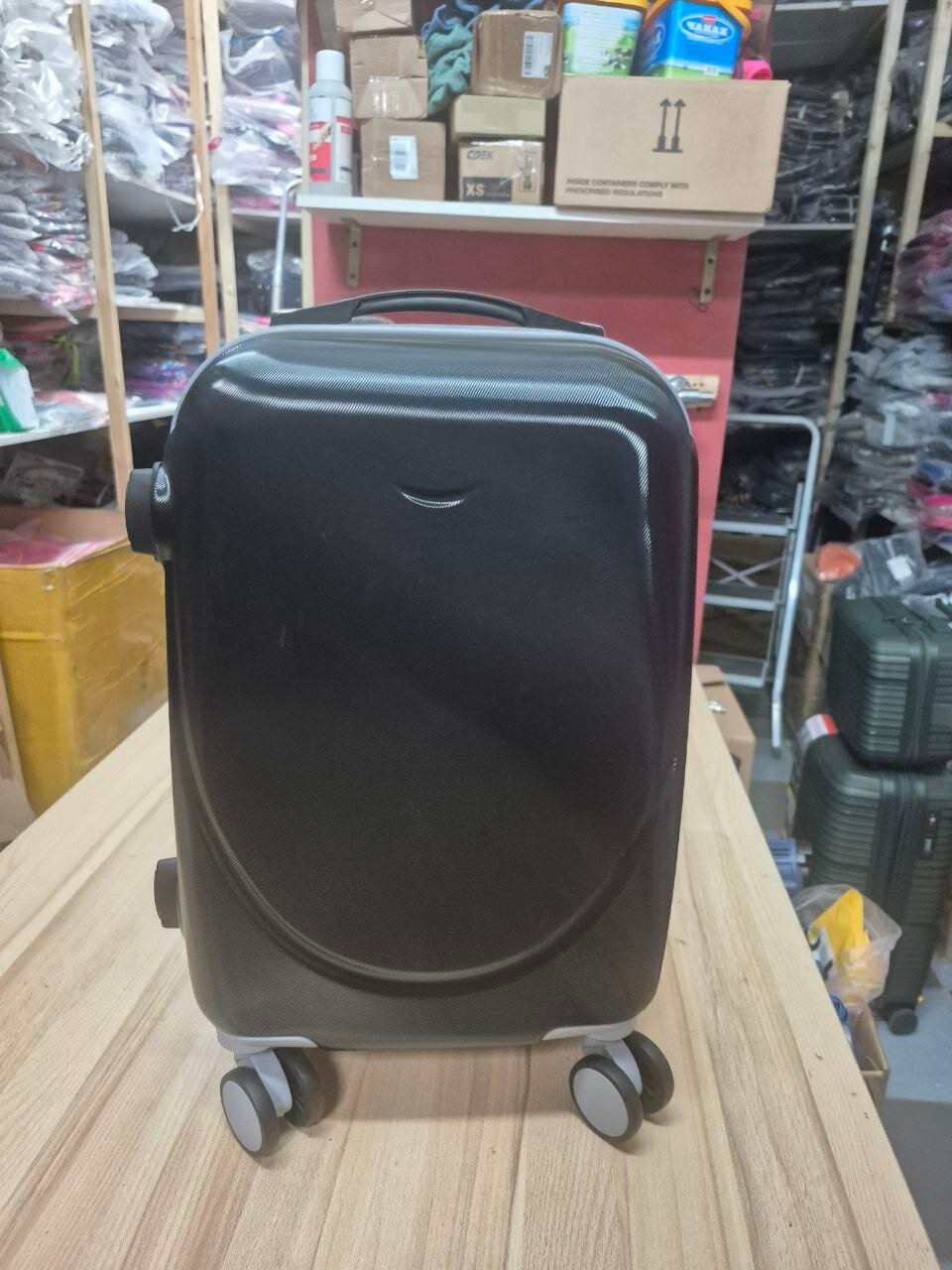 Чемодан на колесах для путешествий отпуска и отдыха маленького размера, Freedom S ручная кладь пластиковый ABS поликарбонат женский и мужской уценка