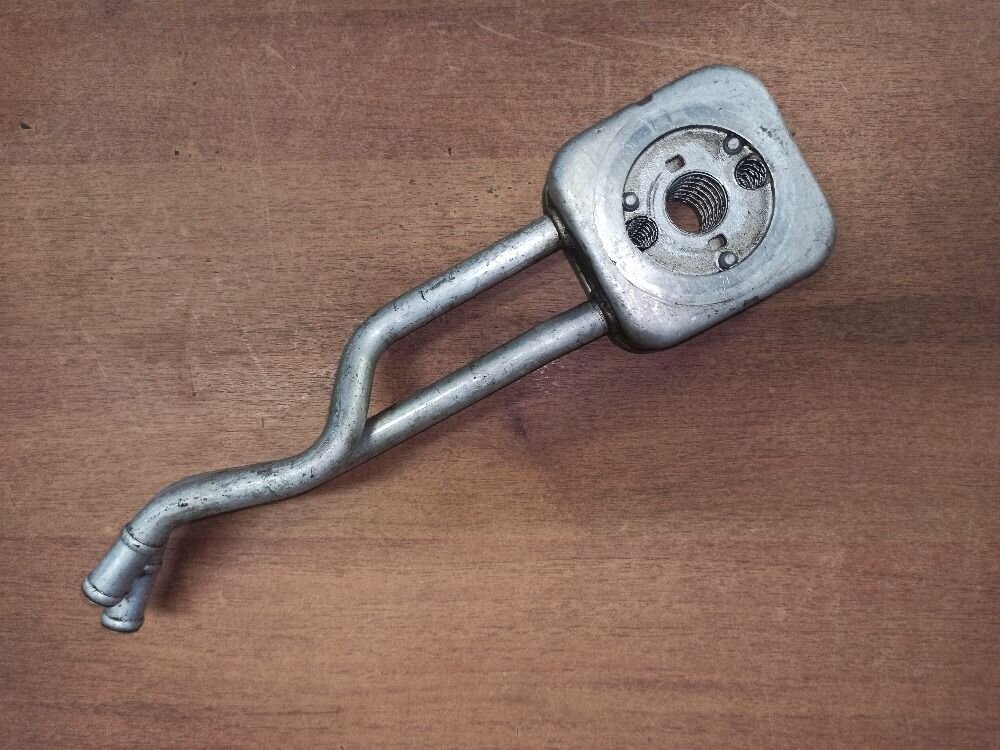 Маслоохладитель двигателя Volkswagen Golf 4 1.6