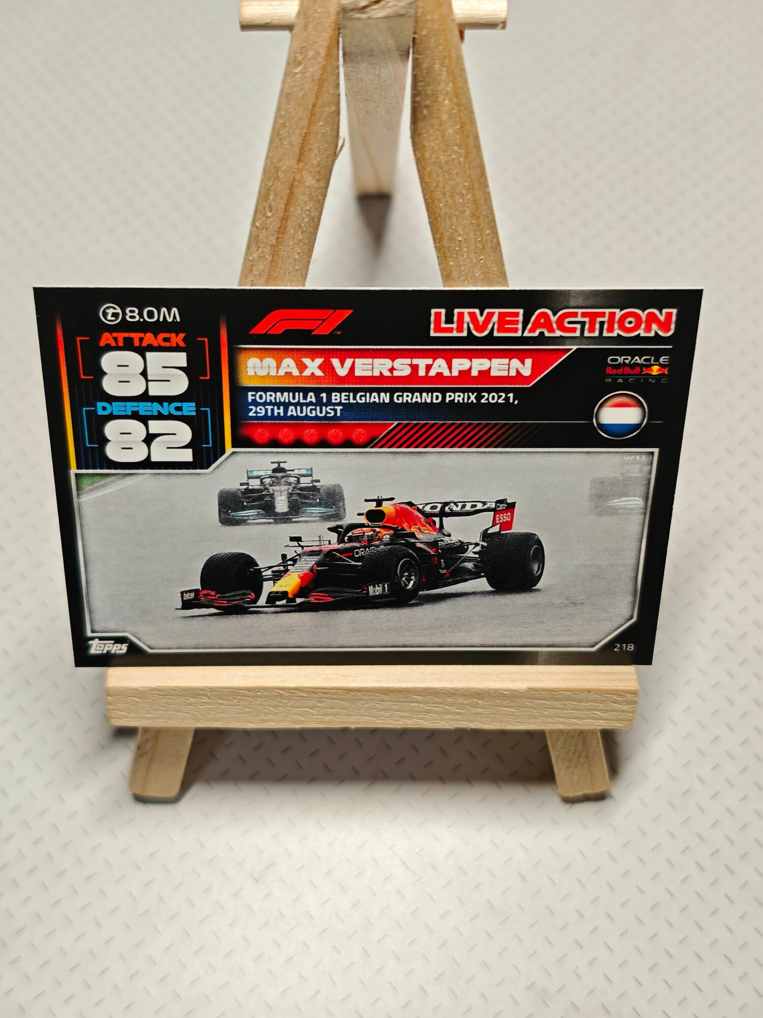 Коллекционная карточка Topps F1 Turbo ATTAX в горизонтальном стандартном формате