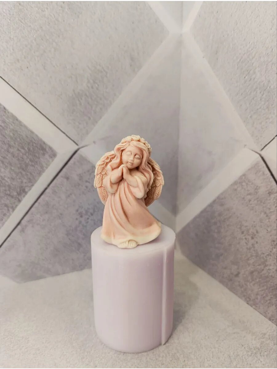 Молд силиконовый "Ангел в платье". Высота готового изделия 5,5 см.