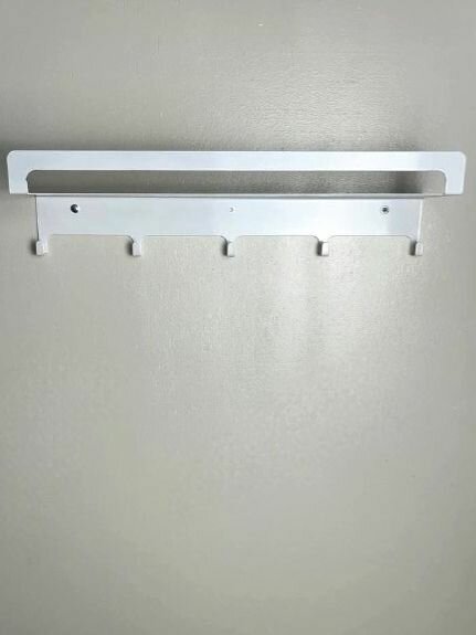 Полка универсальная настенная с крючками, белая