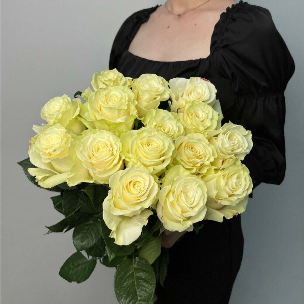 Букет из кремовых роз Мондиаль 15 шт. PROTEA-Студия Цветов