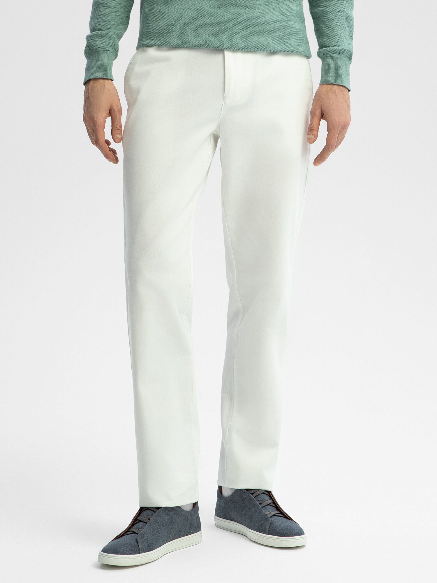 Брюки чинос