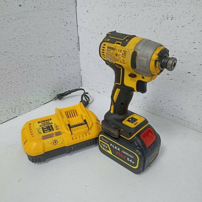 Гайковерт DeWALT DCF 887